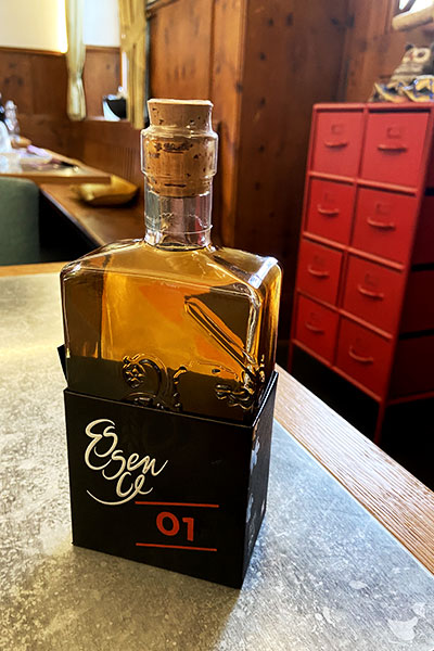 The custom-made bottle of Doppelleu Boxer | Univerre